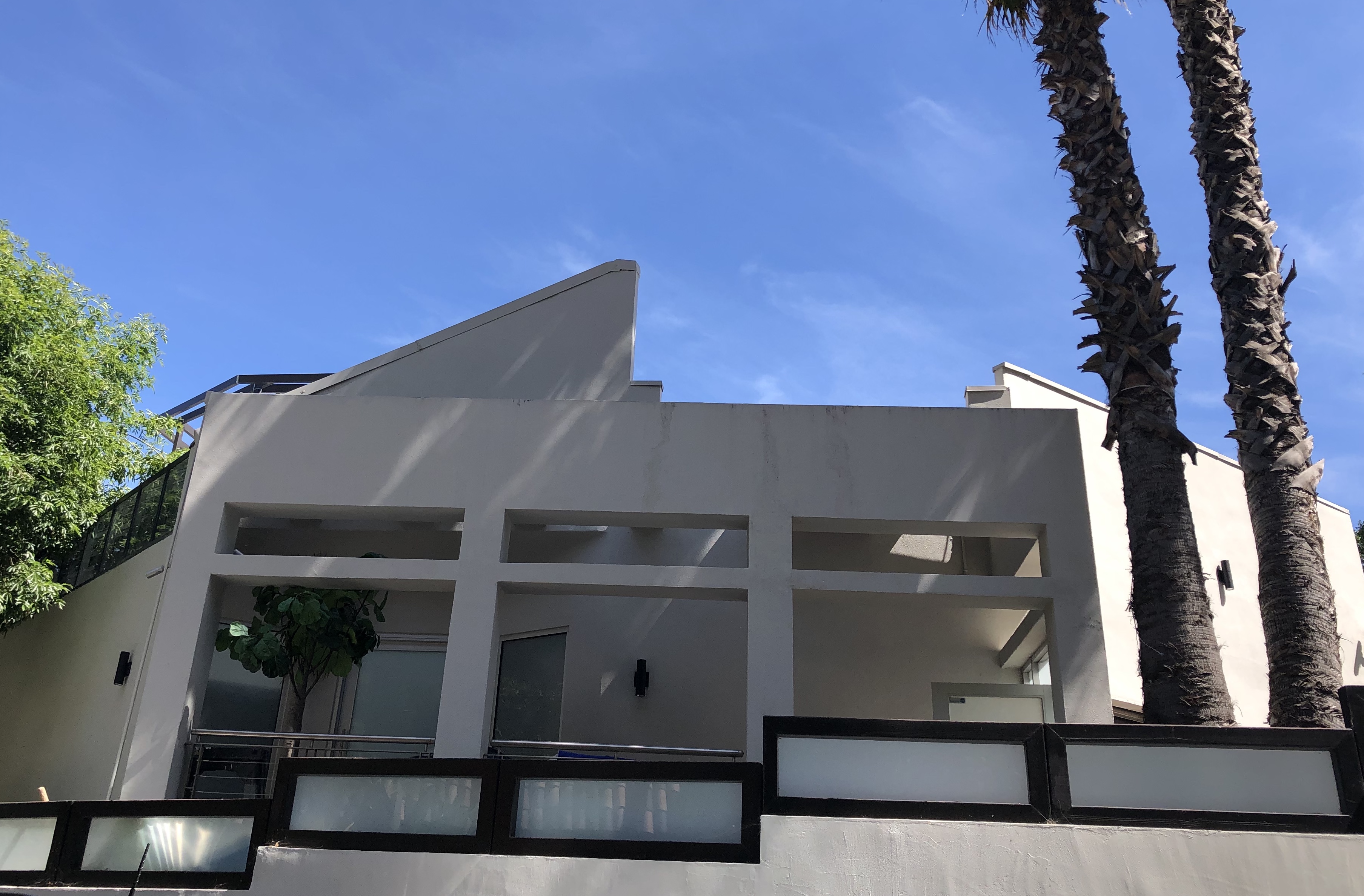 2177 Sunset Plaza Drive Los Angeles, California, United States – Luxury ...