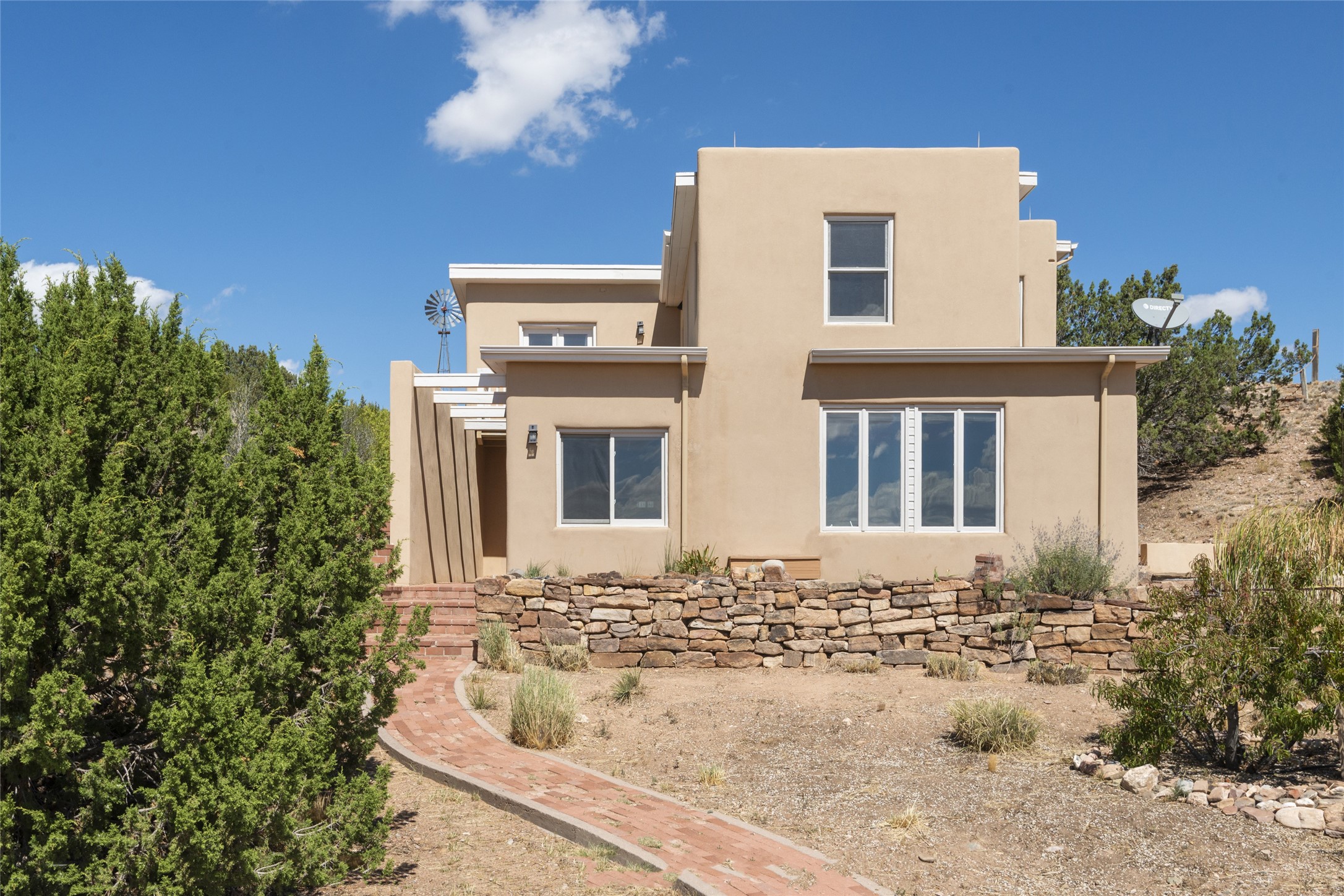 Luxury Homes, Estates & Properties