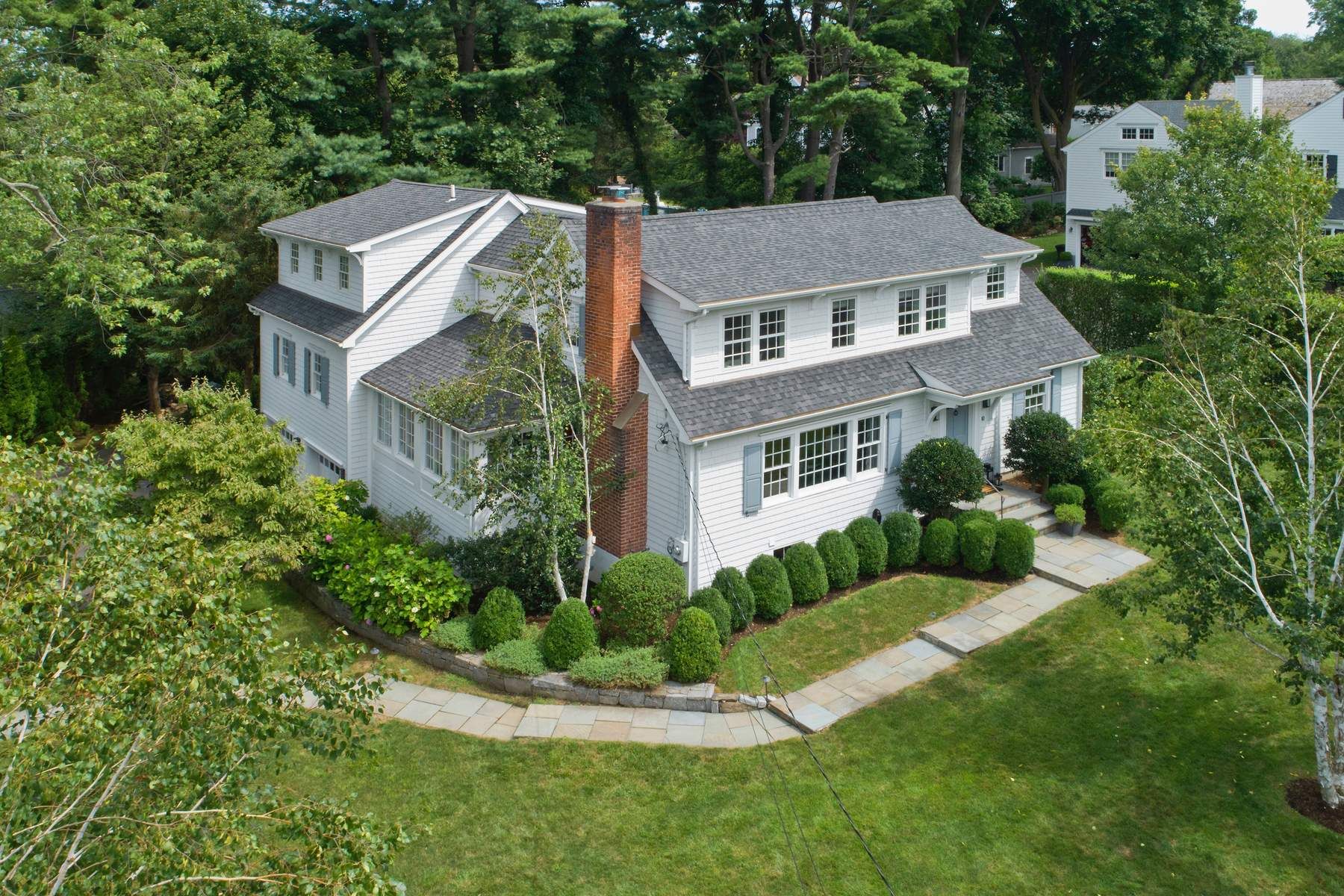10 Ben Court, Old Greenwich, CT 06870
